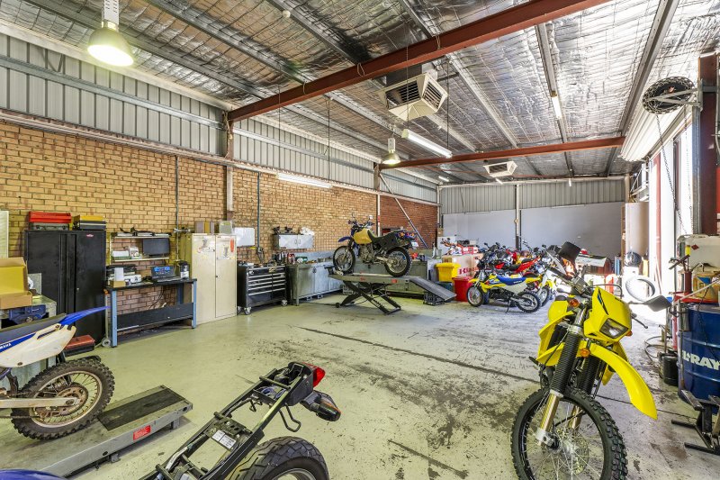 Standalone Showroom, Motor Display or Bulky Goods